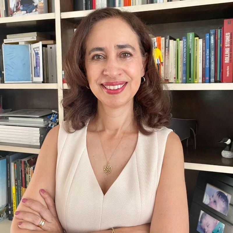 Elisa Romo de Vivar - Research World